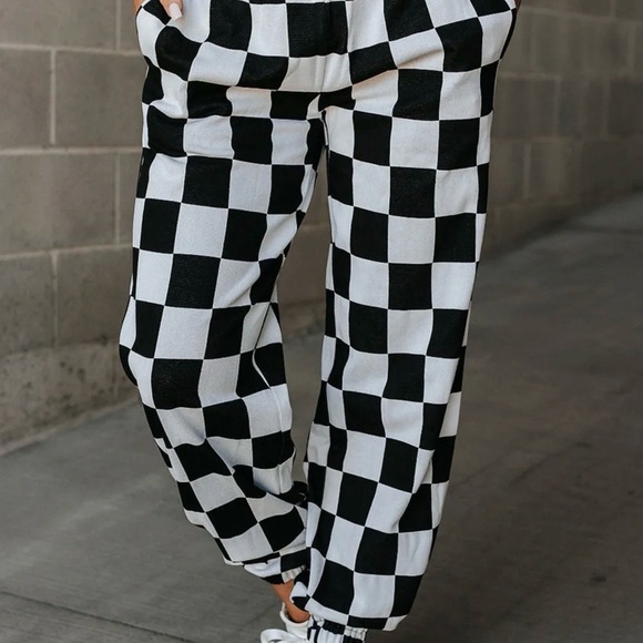 Synz | Pants & Jumpsuits | Synz Black White Checkered Joggers Size M ...